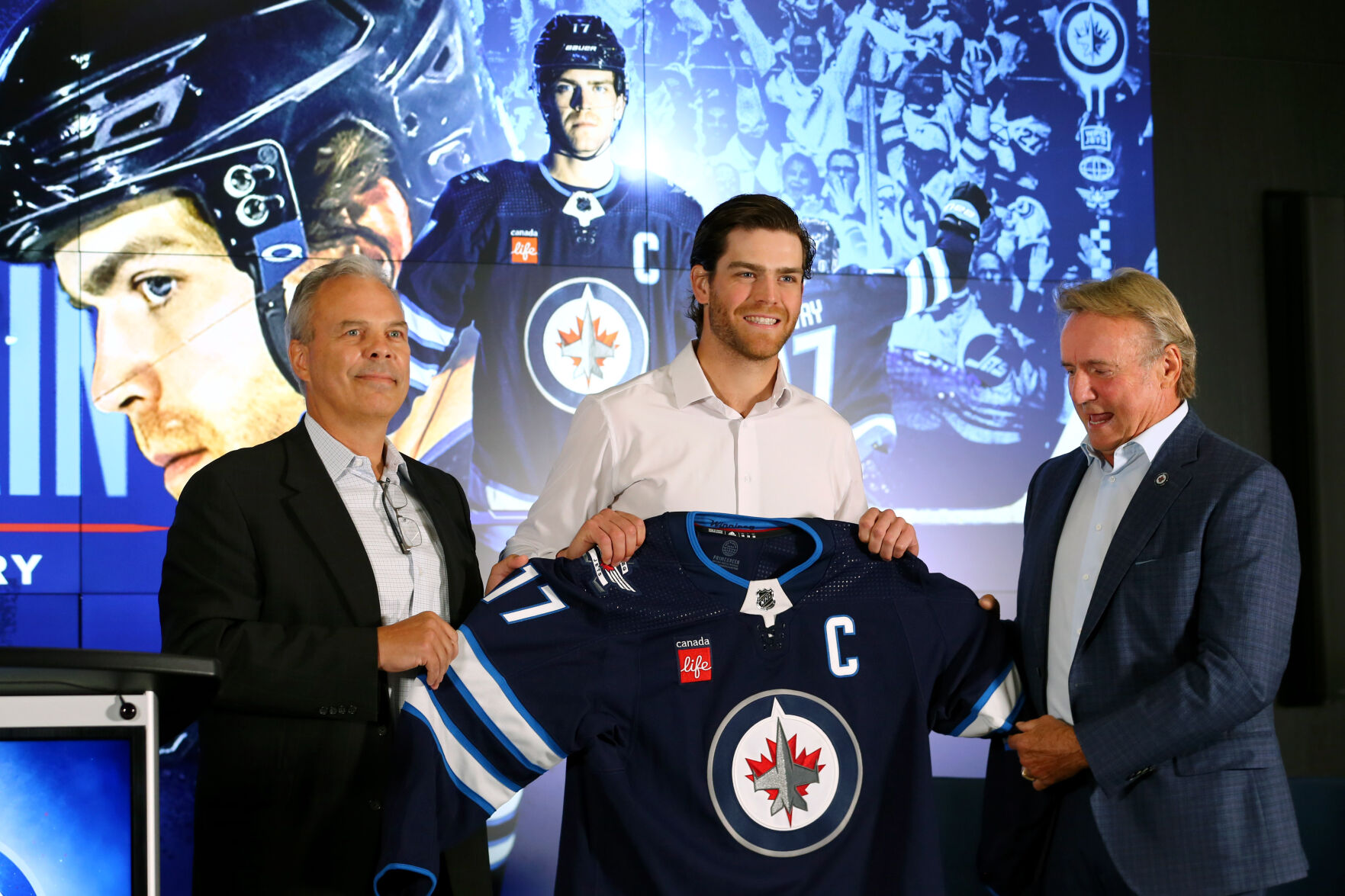 Jets shocked, thrilled, to see Bowness back in NHL | Winnipeg Jets ...