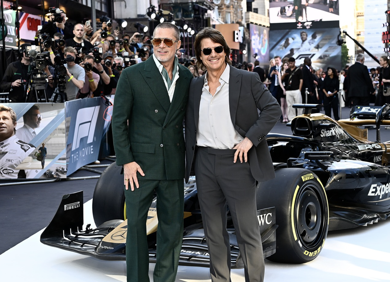 Tom Cruise shoots lightsaber duel for new Star Wars film ...