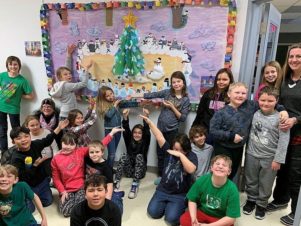 Federal students create Christmas display | Kenora | winnipegsun.com