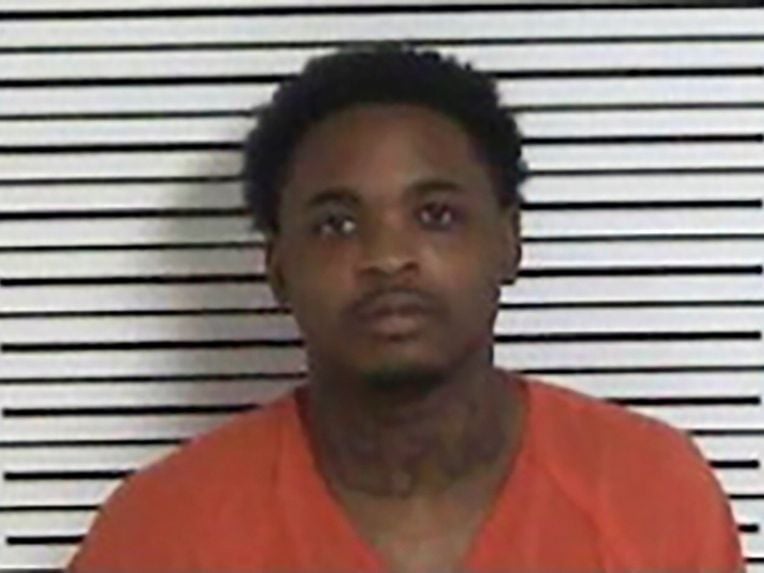 Sheriff hunting for the last of 3 inmates who escaped from a Louisiana ...