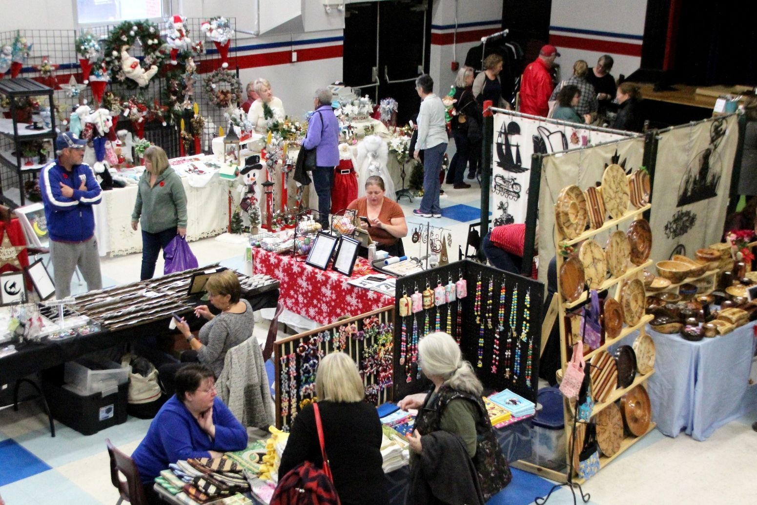 Gananoque Secondary School hosts annual Rotary Club Christmas Crafts ...
