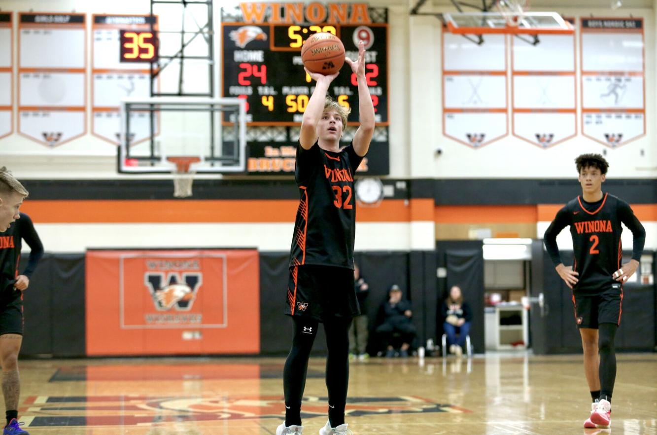 IN PHOTOS: Raiders Escape With Win Over Winhawks