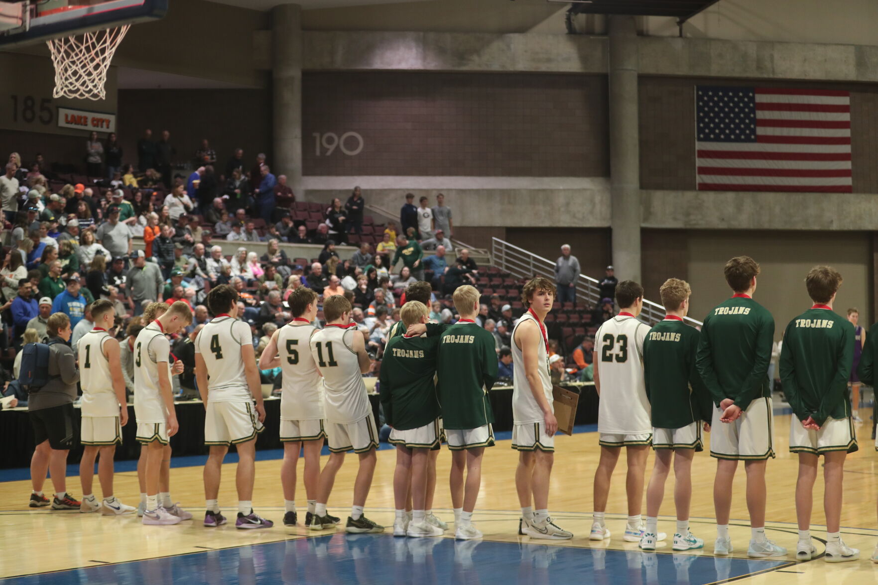 Cochrane-Fountain City boys basketball advances to state