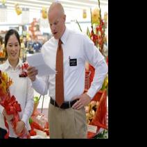 Winona employee rewarded with Hy-Vee’s highest honor