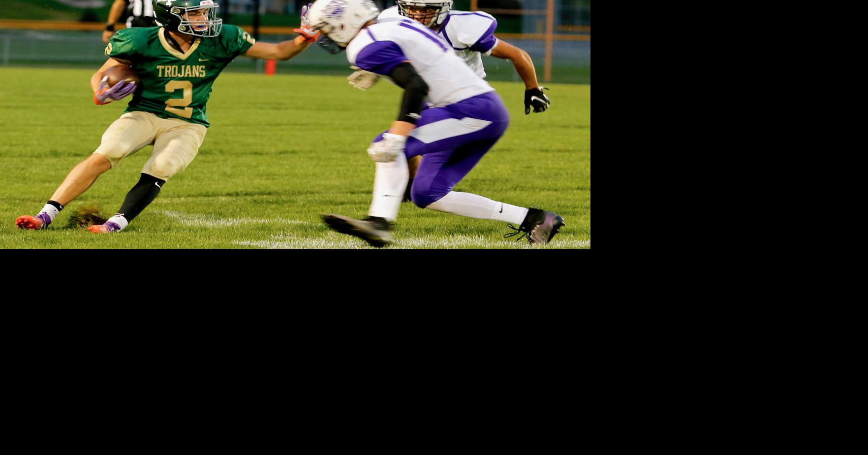 High school football: Winhawks win behind Pomeroy