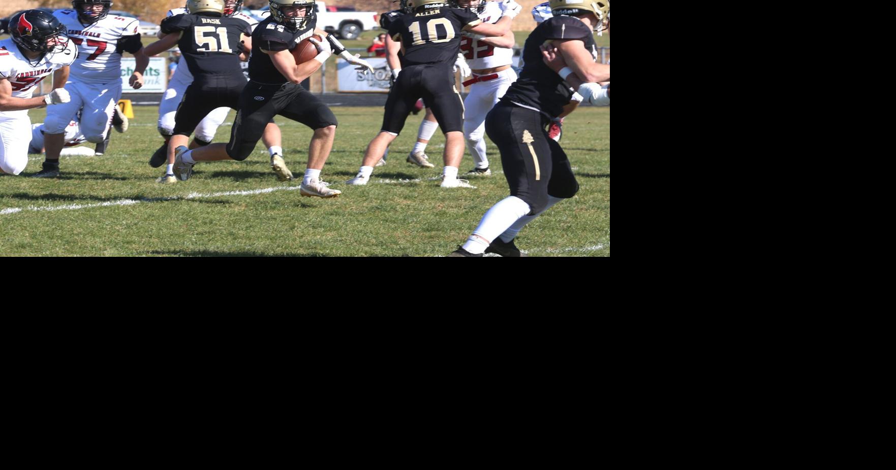 Ethan Stendel leads Caledonia past Lewiston-Altura football