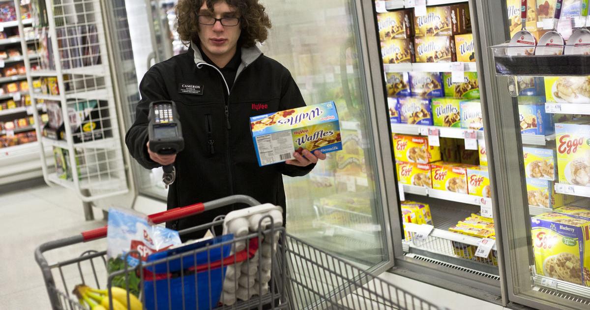 Grocery shopping from the couch: Hy-Vee online service, delivery now ...