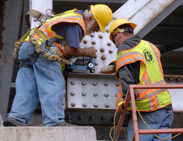 ‘A fairly simple fix': MnDOT works on Interstate Bridge gusset plates