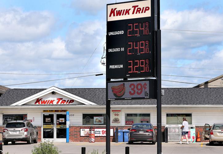 La Crosse Police Seek Citizen Help To Solve Todays Kwik Trip Robbery
