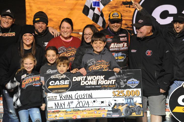 Ryan Gustin wins in front of family at Dairyland Showdown