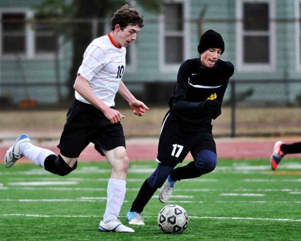 CITY ROUNDUP: De Grazia, Hedin lead Winhawks to victory