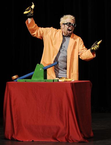 Doktor Kaboom! brings zany antics, science passion to SMU