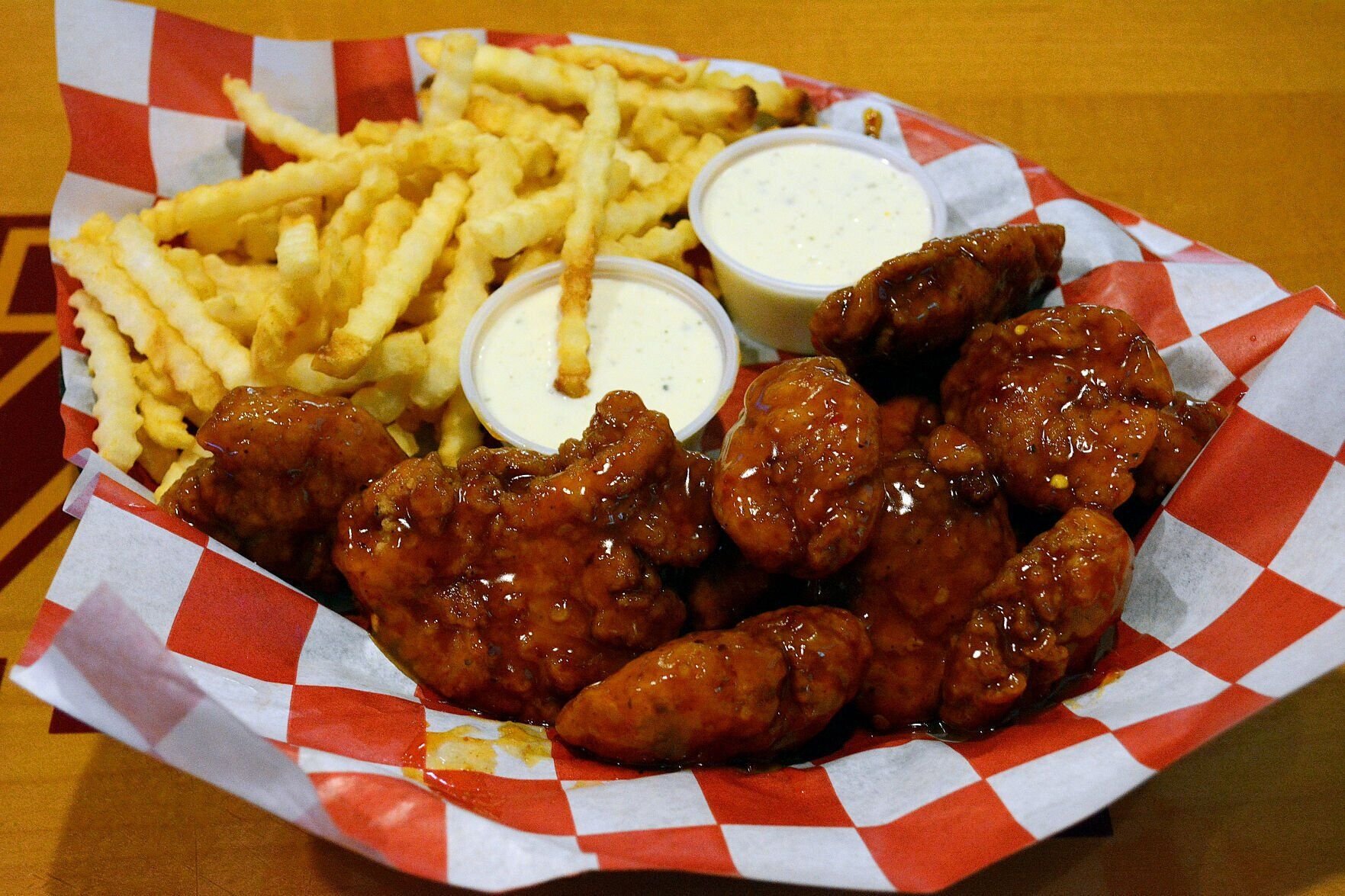 12 popular River Valley Restaurants with chicken wings