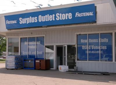 Fastenal announces stock split