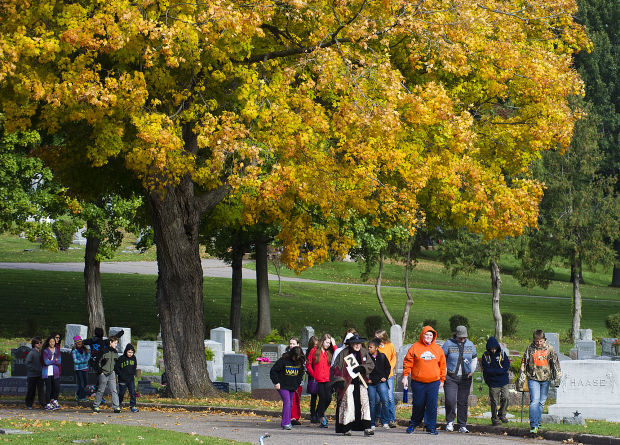 Annual Woodlawn Cemetery Walk explores wartime Winona