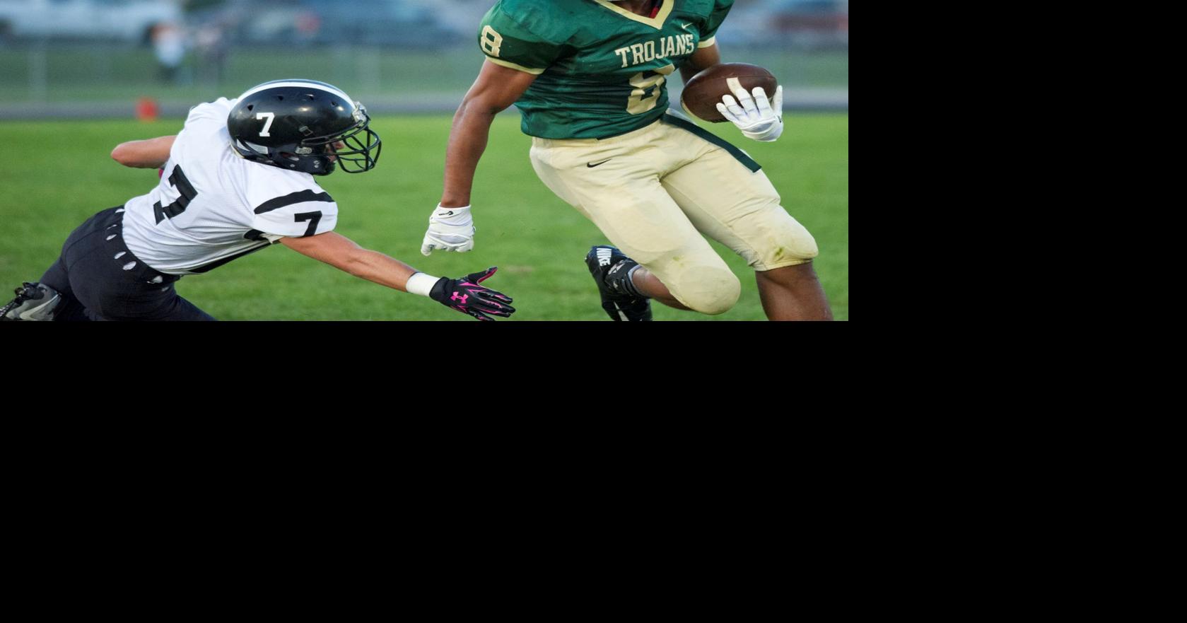 Prep football notes: Carlson makes coaches 'look like geniuses'