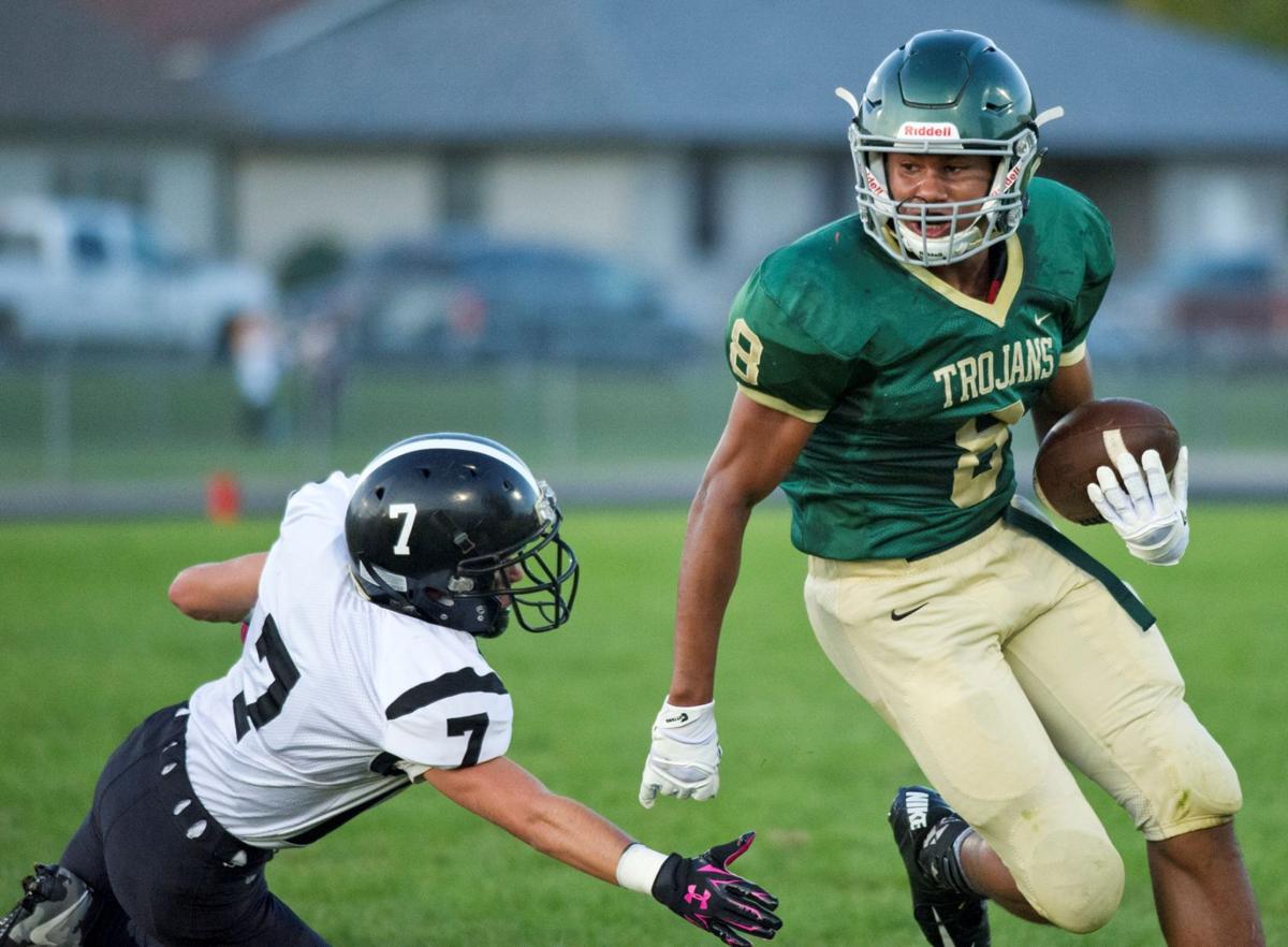 Prep football notes: Carlson makes coaches 'look like geniuses'