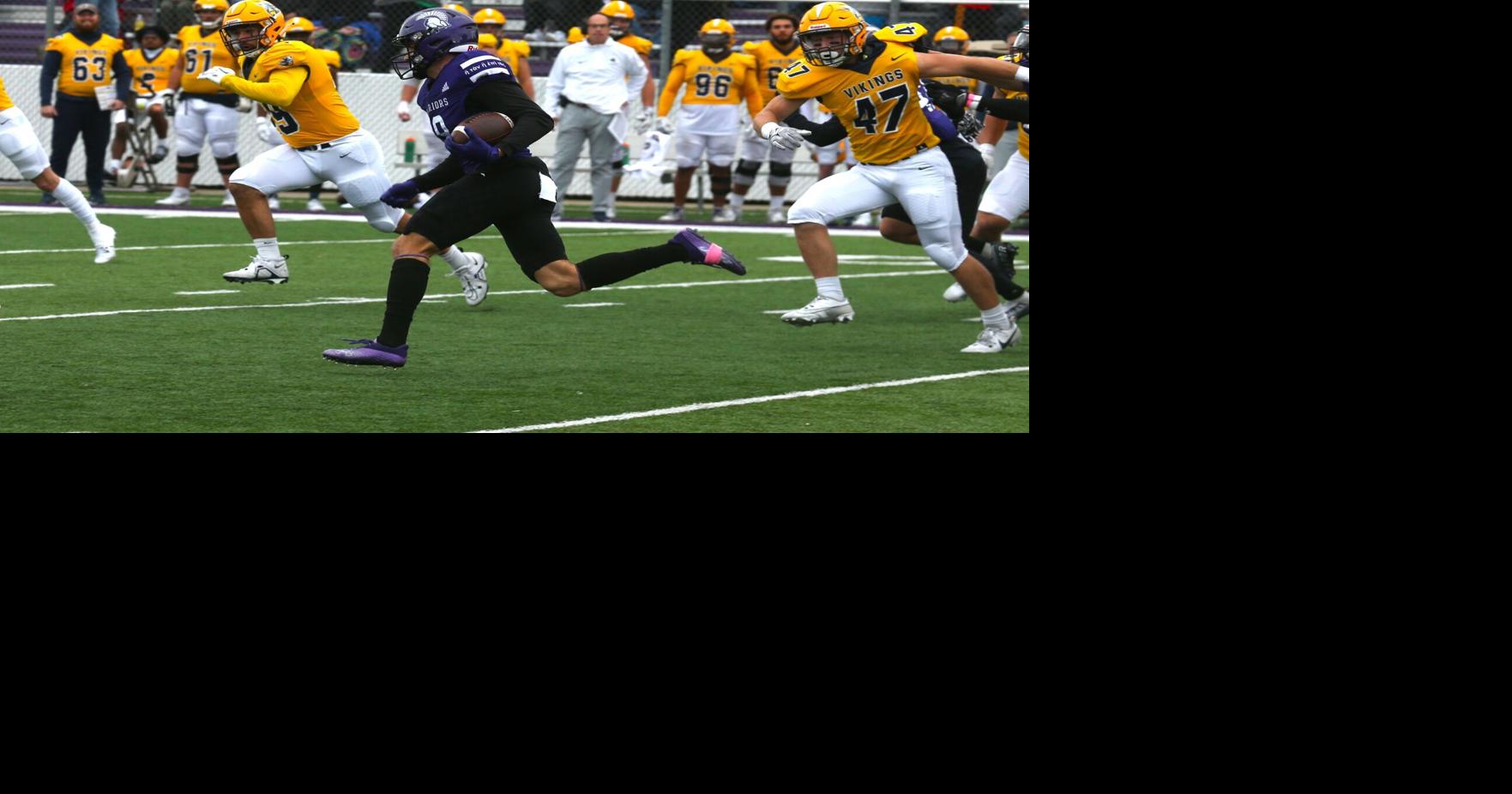 College football: Winona State finishes strong in back-and-forth win