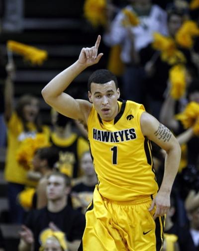 Former Iowa player Tucker signs scholarship offer to play for Winona State