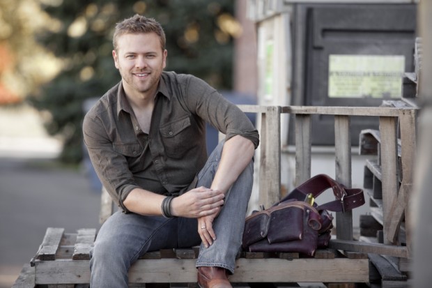 'Bath Crashers' host restores faith in contractors