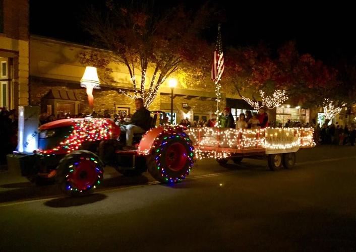 Santa Claus coming to town by tractor | Entertainment | wintersexpress.com