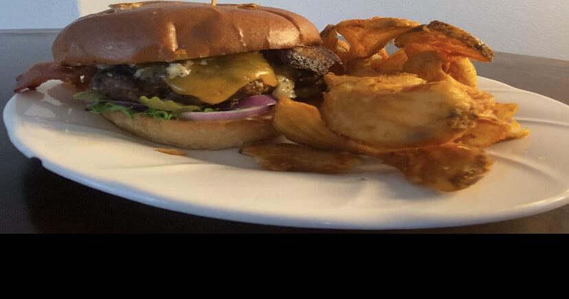 Flavor Fave: Bacon Burger is a worthy bite | Wine & Food ...