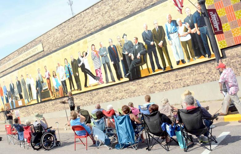 Baraboo community mural complete
