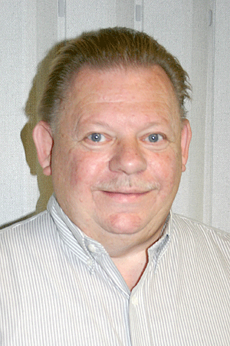 Darling to resign in 2012