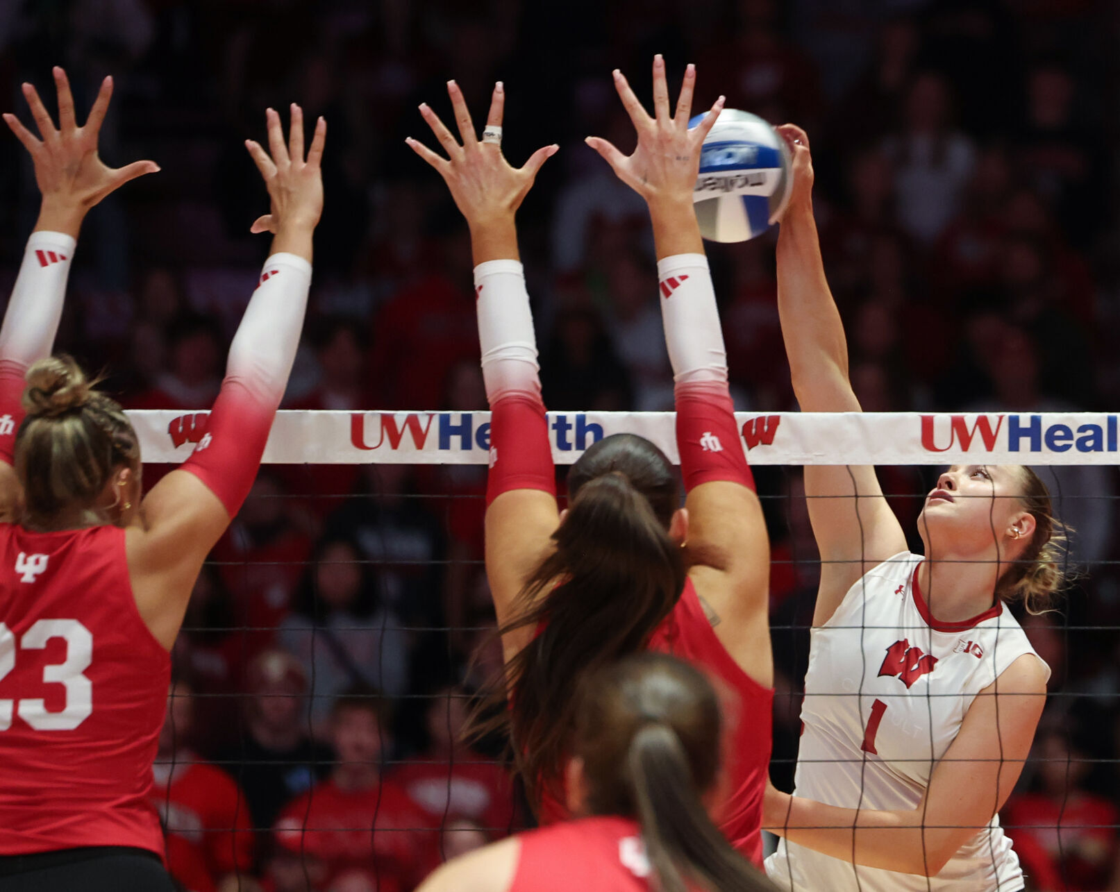 Wisconsin volleyball's Una Vajagic enters transfer portal