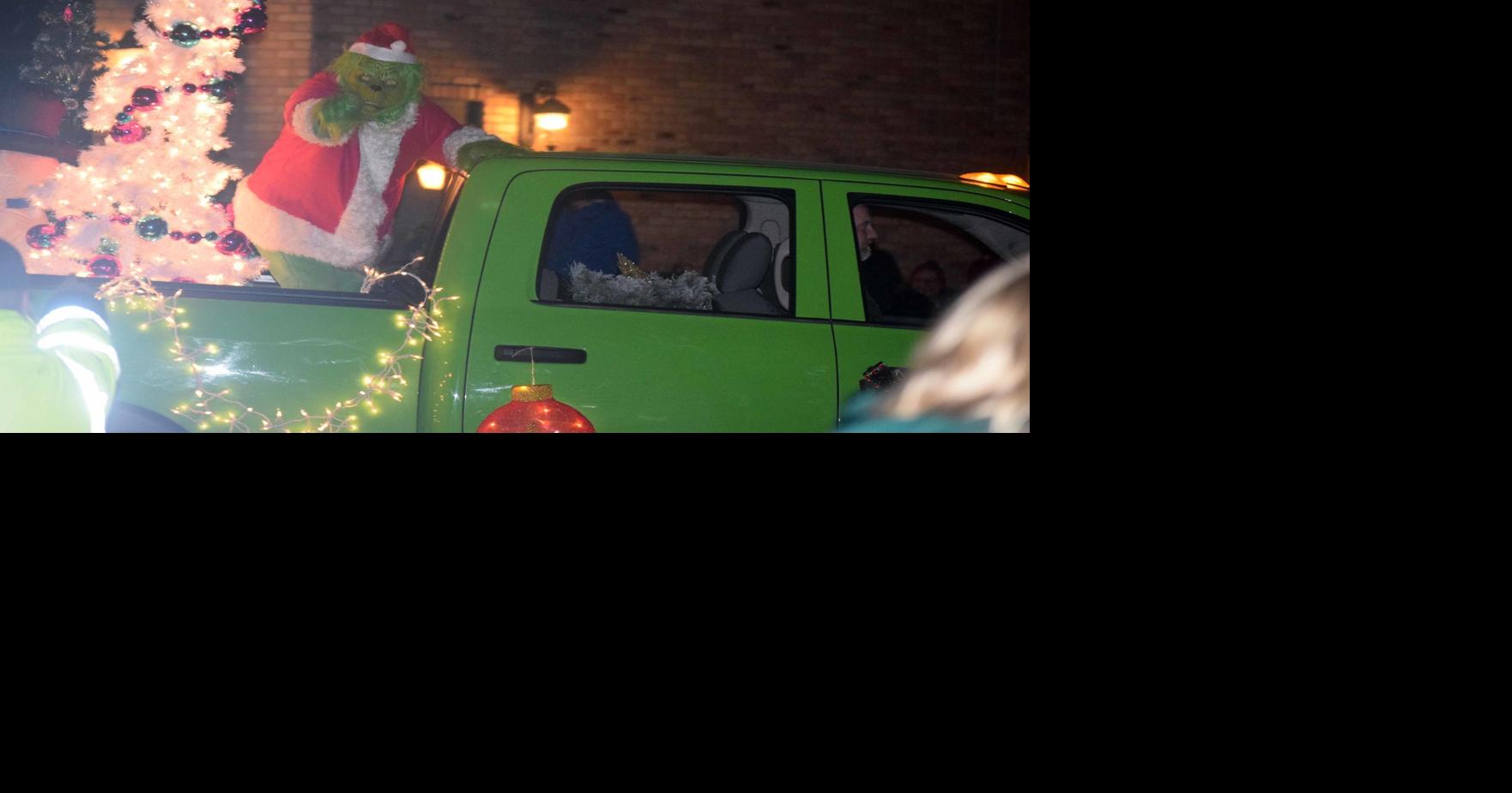 GALLERY: 2021 Downtown Baraboo Christmas Lights Parade