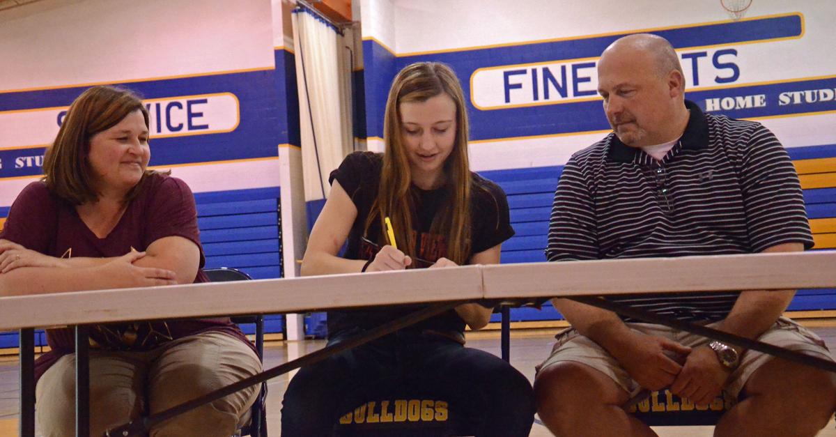 PREP TRACK AND FIELD: Pardeeville's Ott signs on to run at Grand View ...