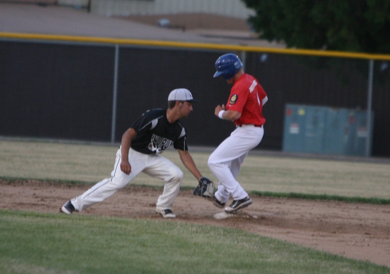Southern ECAL: Waupun trumps BD rally in 7th for 10-9 win