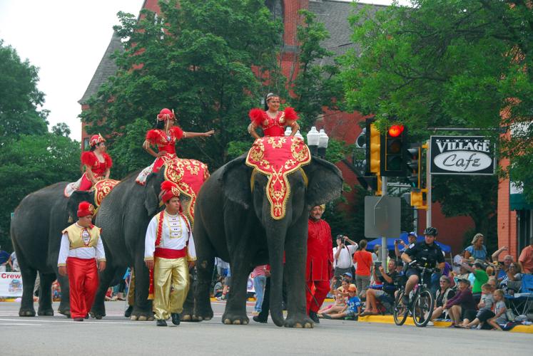 Baraboo State Bank sponsors circus parade