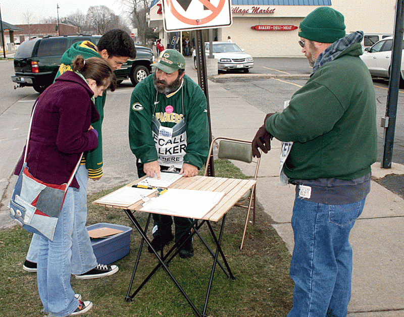 Mayor says no to recall signs