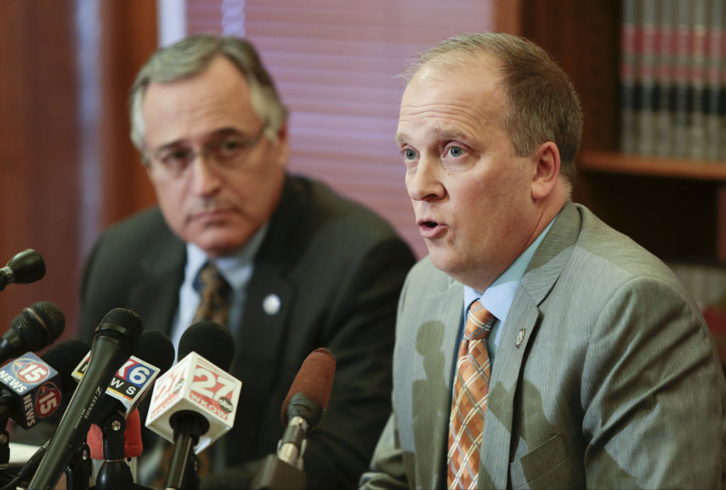 Scott Walker will 'make changes' to public record restrictions before ...