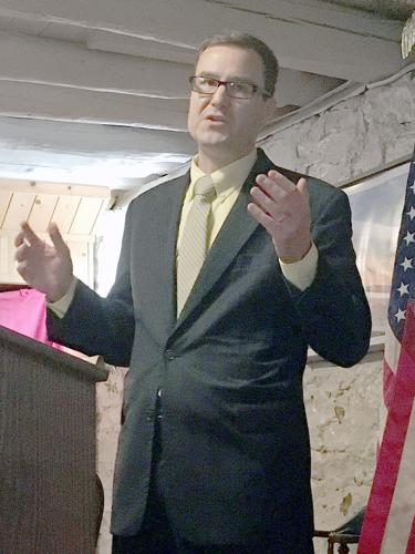 Walker cabinet member touts Foxconn proposal