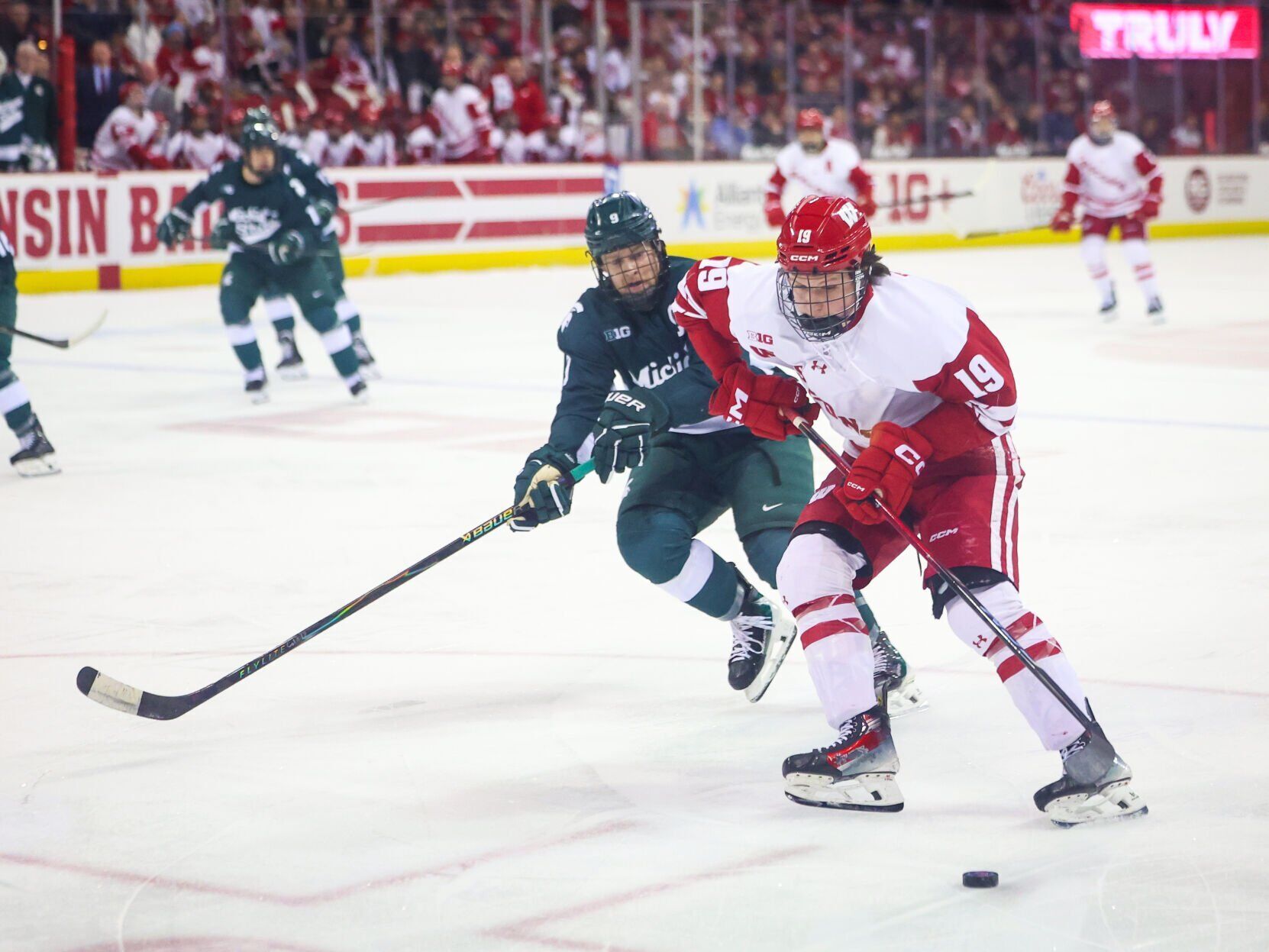 Photos: Wisconsin hosts Michigan State to open key Big Ten men's hockey ...