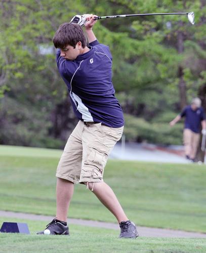 BOYS GOLF: Balanced effort helps Beavers slip past Sauk