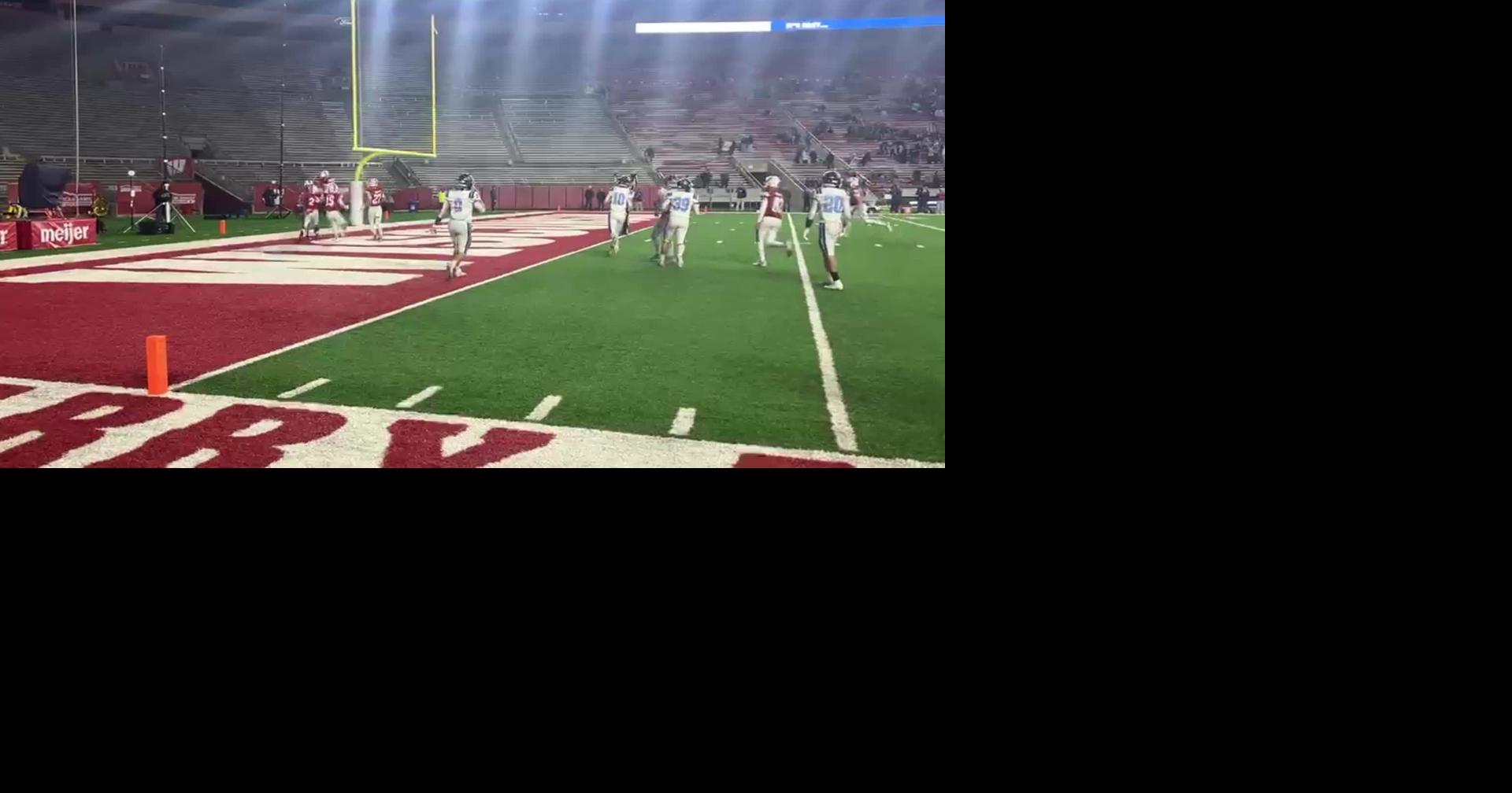 Ryan Heiman scores the game-winning touchdown for Hartland Arrowhead ...