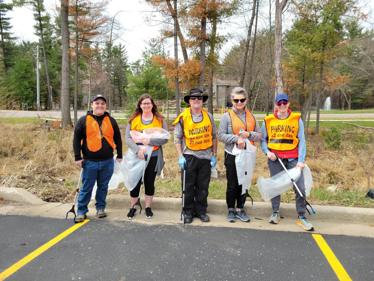 City, WDVCB help clean up Wisconsin Dells