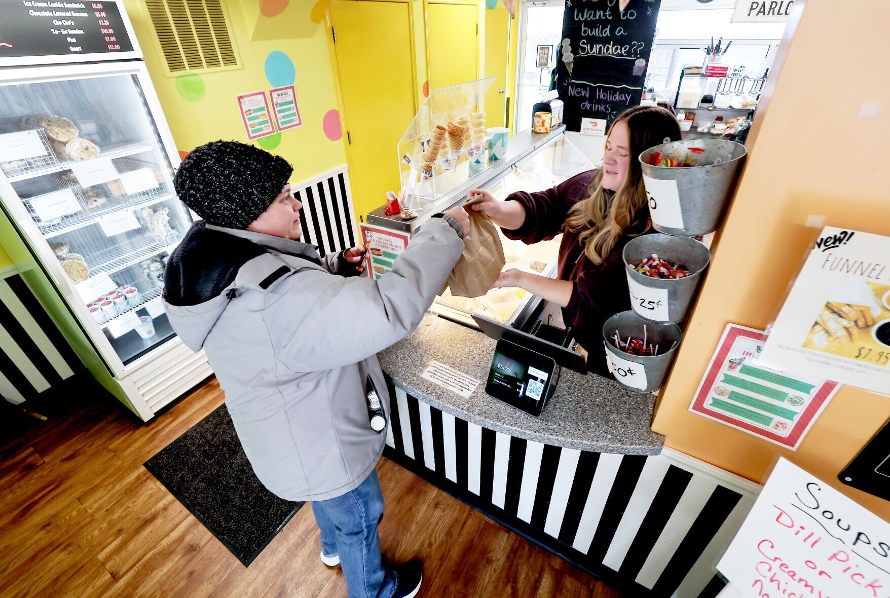 Wedl’s hamburgers now being served all year in Jefferson