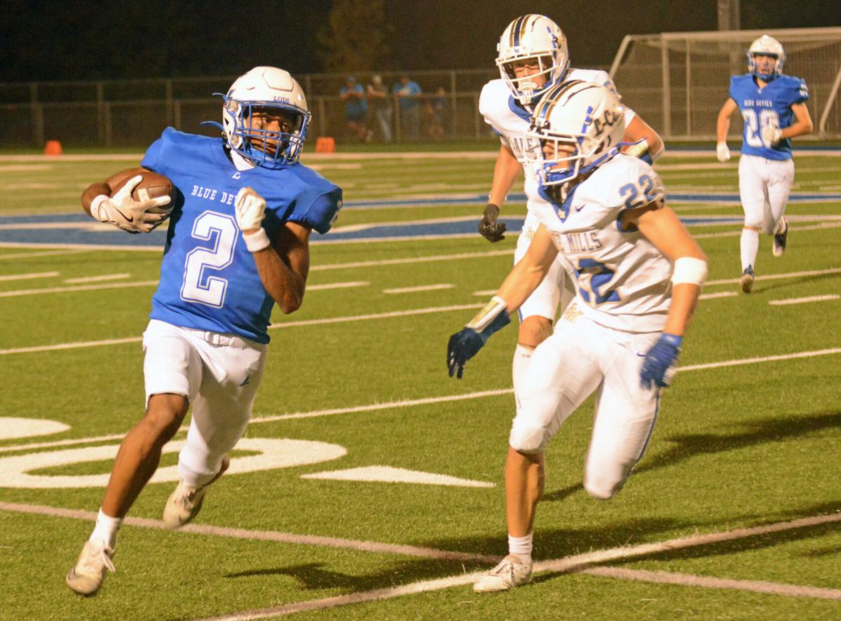 WiscNews area football playoff picture after Week 8 action