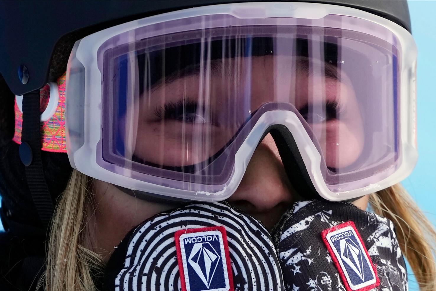 Will an injury derail Chloe Kim's Olympic gold quest?