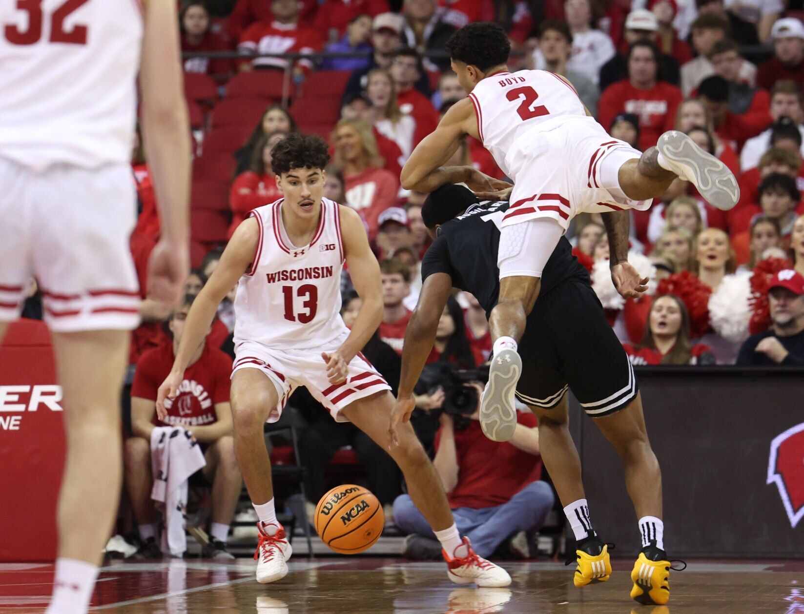 Wisconsin men's basketball leans on freshmen to spark bench