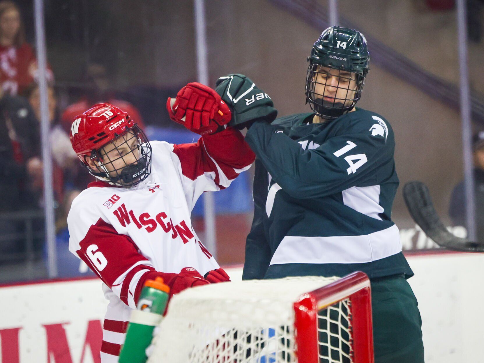 No. 4 Michigan State sweeps No. 2 Wisconsin men's hockey