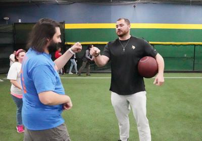 Harrison Phillips buys dinner for those caring for former Bills ...