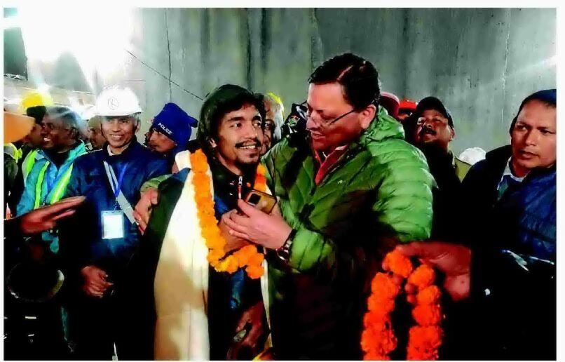 Construction workers rescued