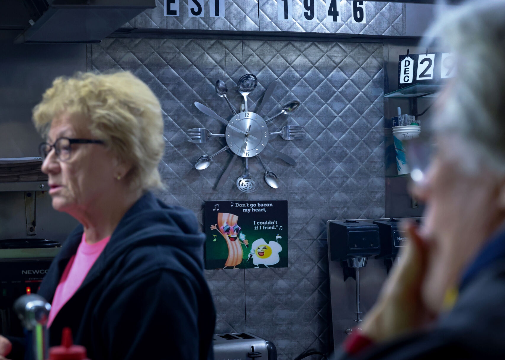 Photos: After 80 years, Zwieg's Grill serves for the final time