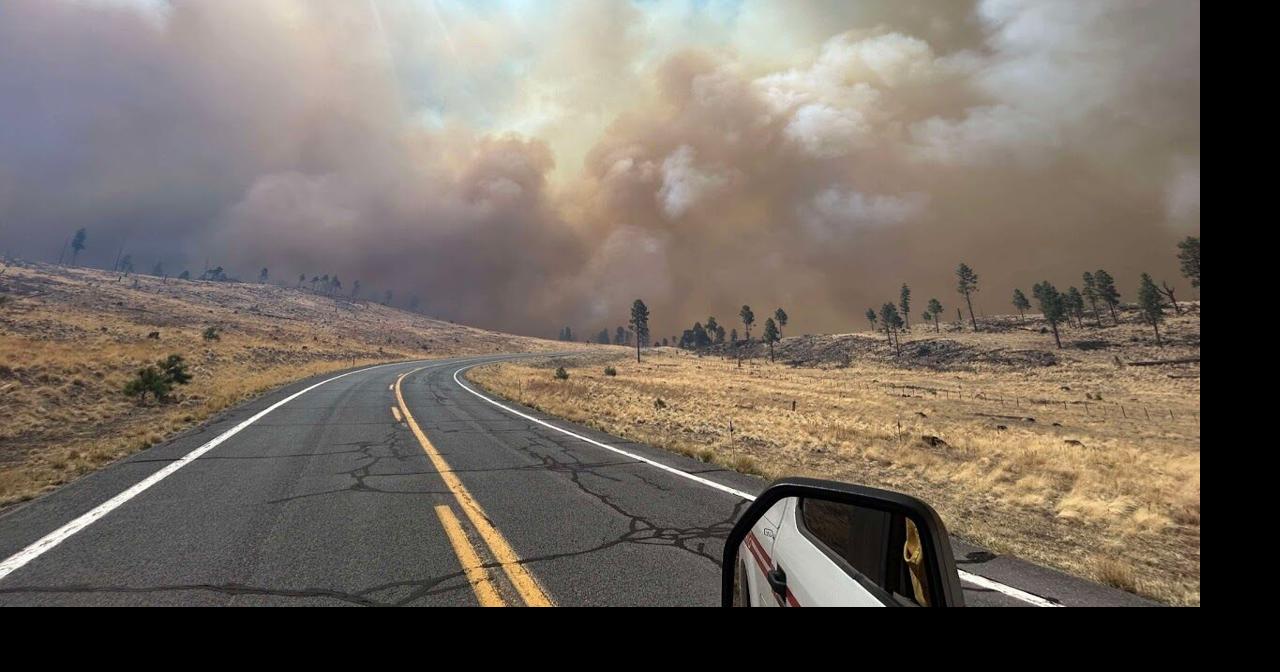 Community gathers for Greer Fire update as blaze grows to over 11,000 ...