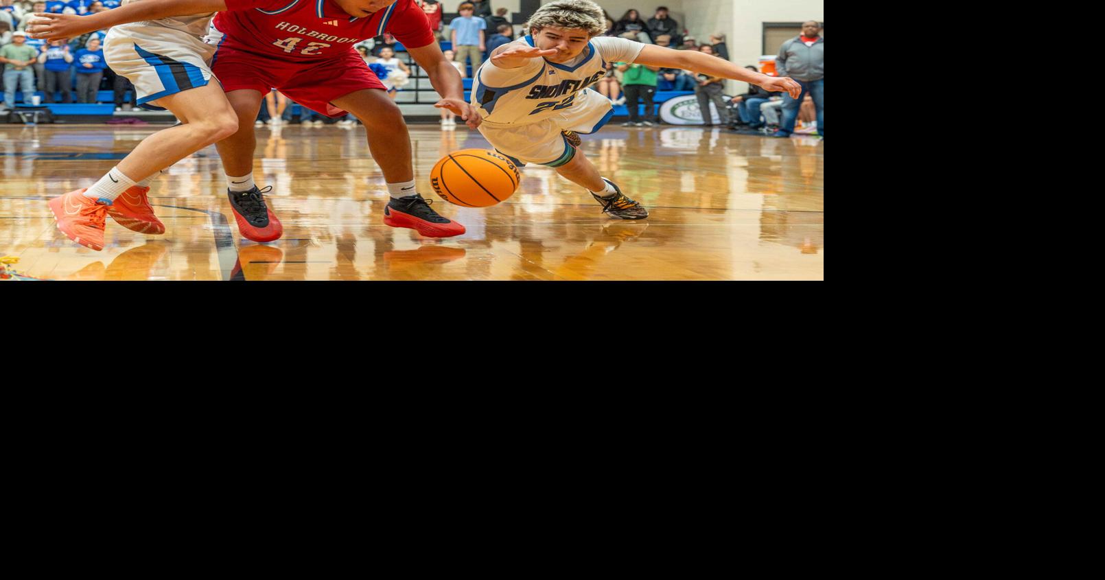 Snowflake edges Holbrook to take early lead in 3A East boys basketball ...